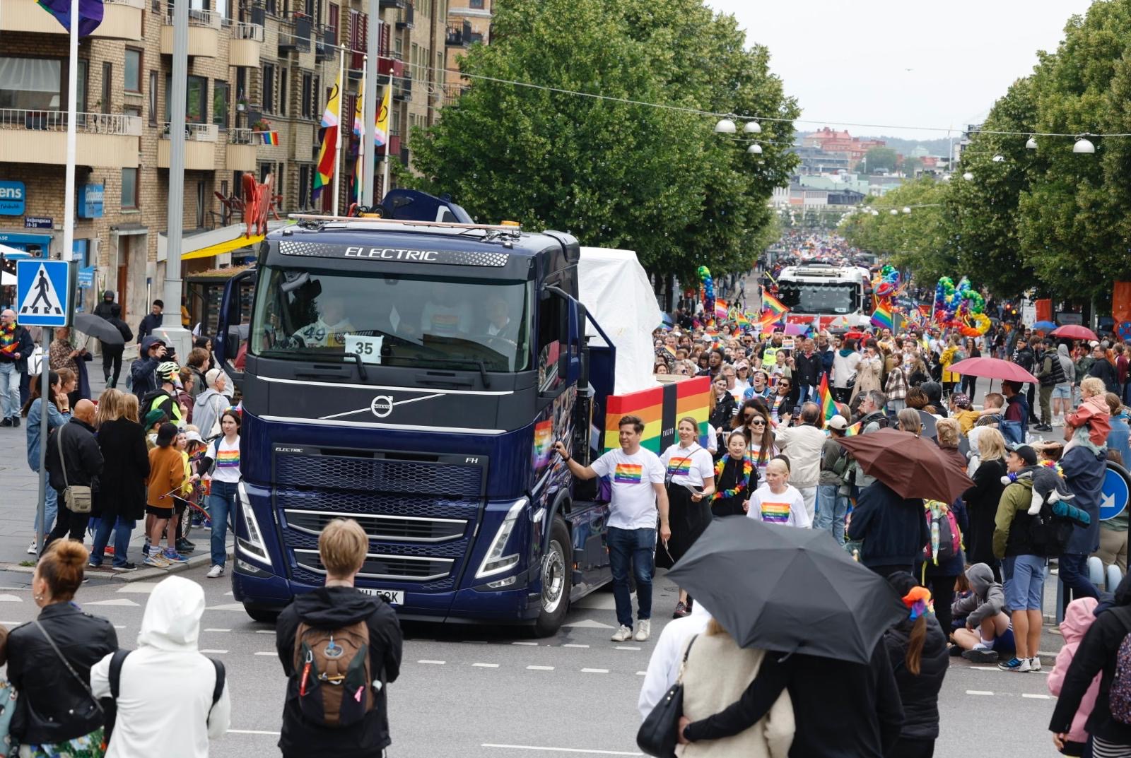 Volvo Trucks Mitarbeitende setzen starkes Zeichen für Toleranz und ...